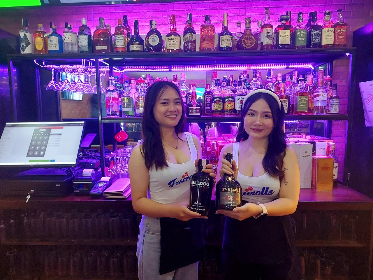 Happy Hour In Chiang Mai Freerolls Sports Bar And Restaurant Happy Hour In Chiang Mai Freerolls Sports Bar And Restaurant